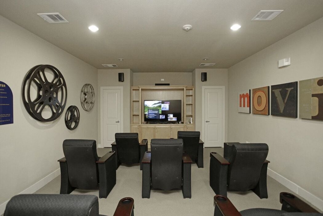 Diamond Club Apartments | Revere