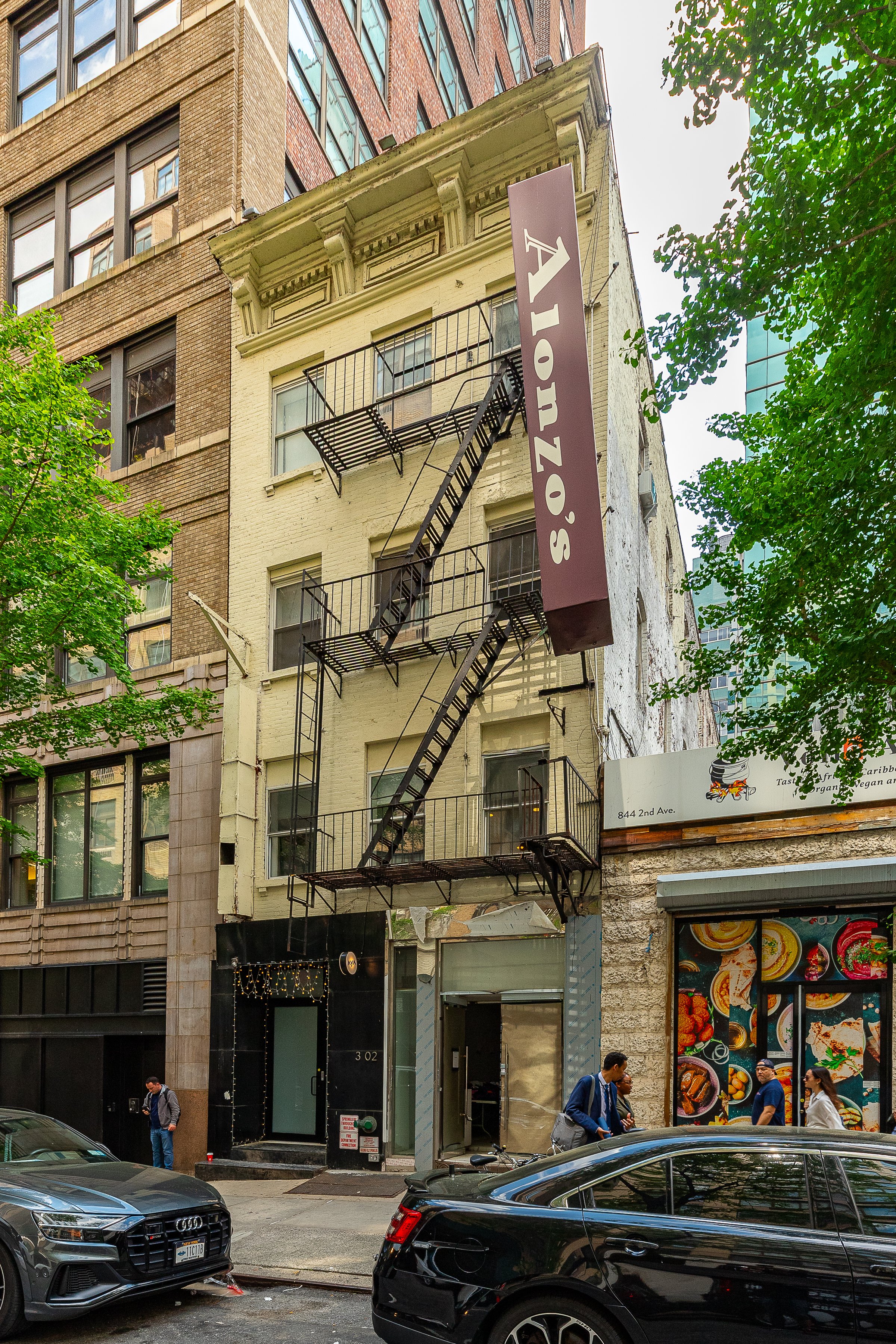 302 East 45th Street | Revere